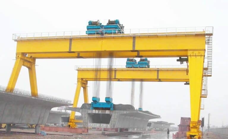 How to operate a general purpose gantry crane safely