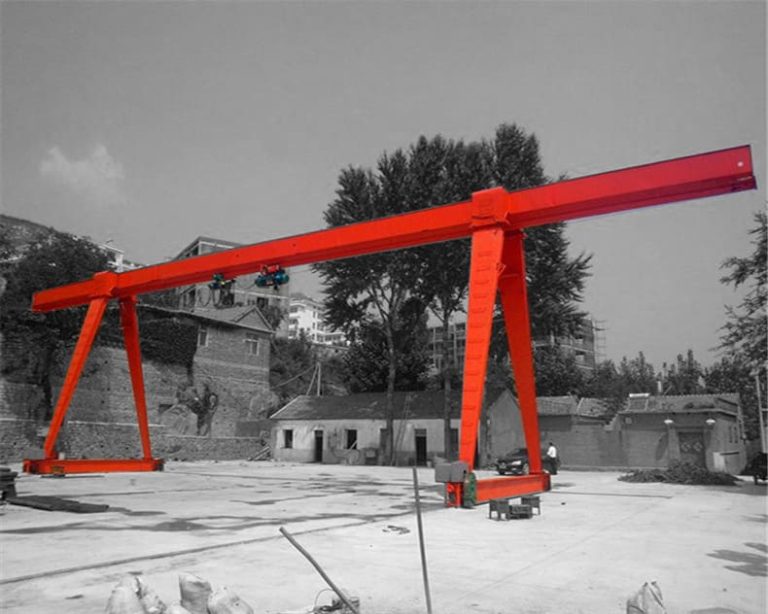 What is an gantry crane?