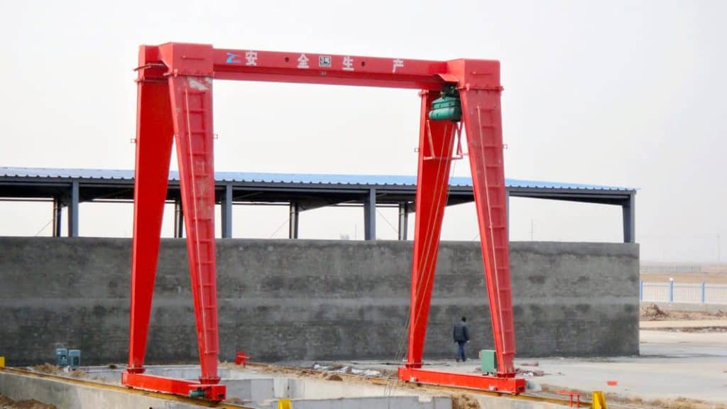 What is an gantry crane?