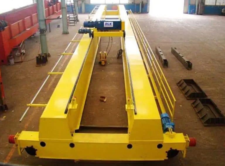 Classification and uses of bridge cranes